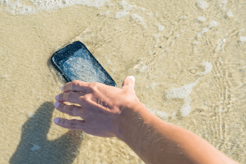 What exactly happens when your phone gets wet? | amaysim