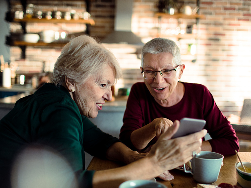 Best iPhones for Seniors in 2023 Australia | amaysim